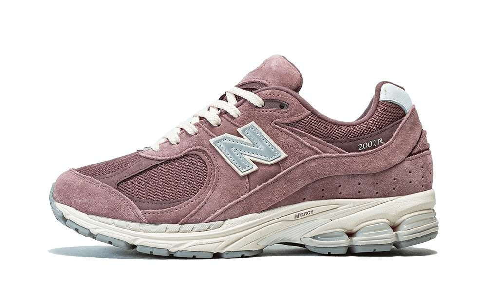 New Balance 2002R "Black Fig" - Streetwear Evolution | High end ...